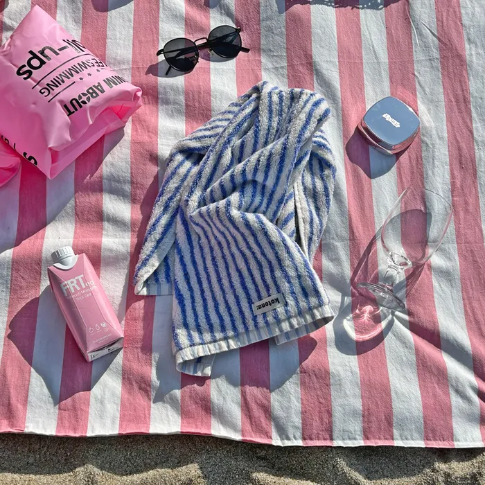 [피크닉용리유저블컵2p증정이벤트] 폴링인핑크 피크닉매트 캠핑용 돗자리 2size 파우치 소풍 - 감도 깊은 취향 셀렉트샵 29CM