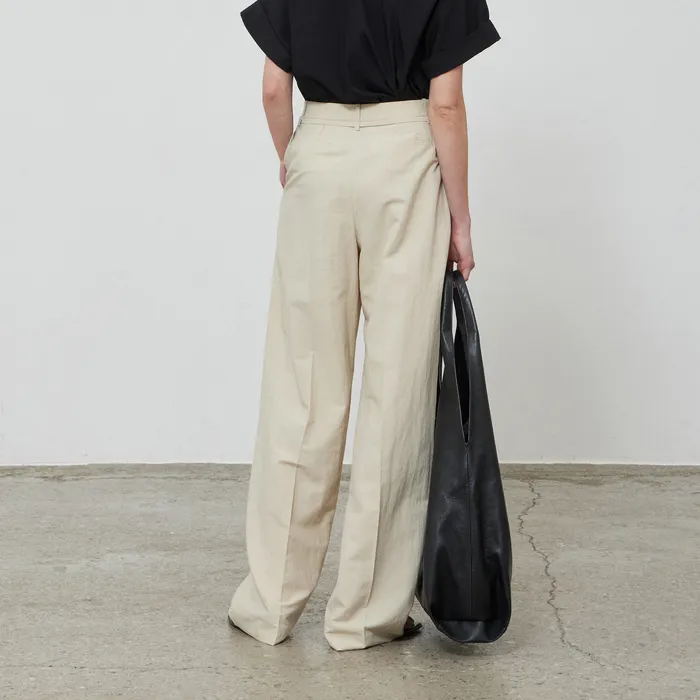 BELTED WIDE FIT TWO TUCK SLACKS - BEIGE - 감도 깊은 취향 셀렉트샵 29CM