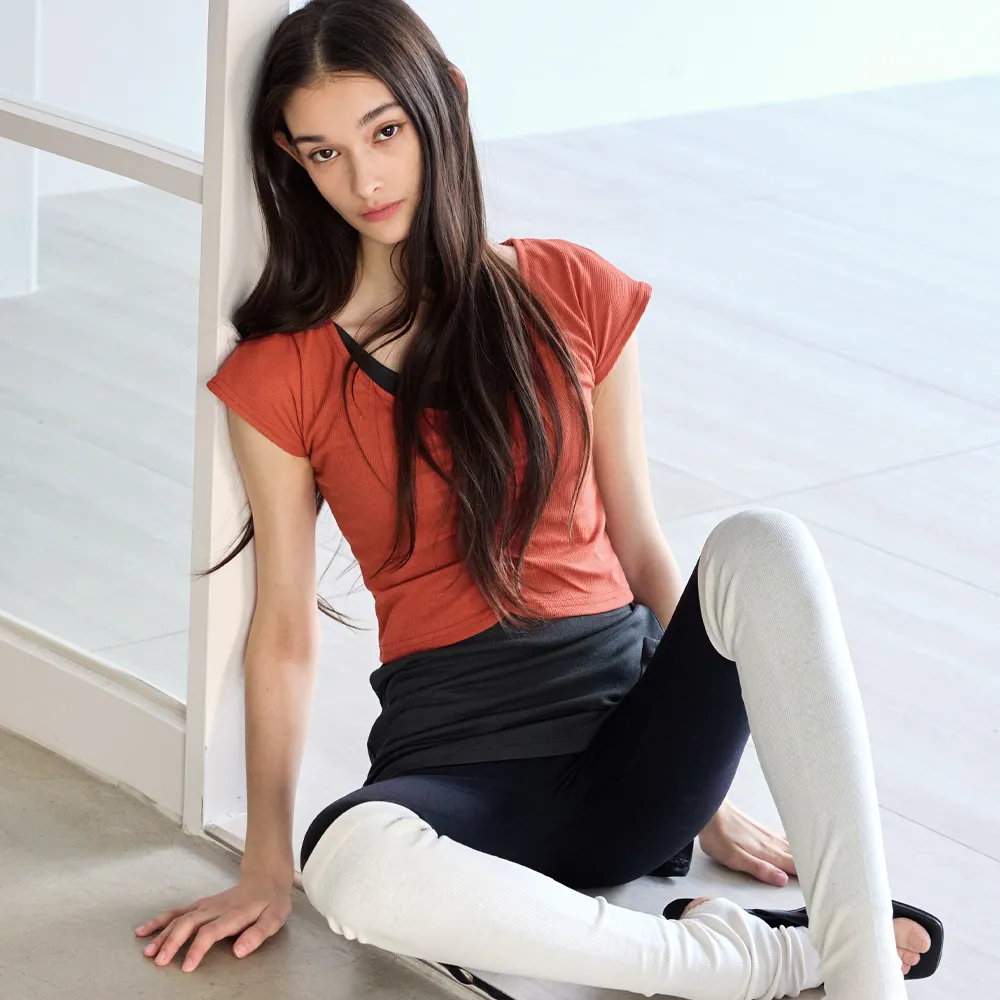 줄리 셔링 캡 슬리브 DEVI-T0130-브릭 - 감도 깊은 취향 셀렉트샵 29CM