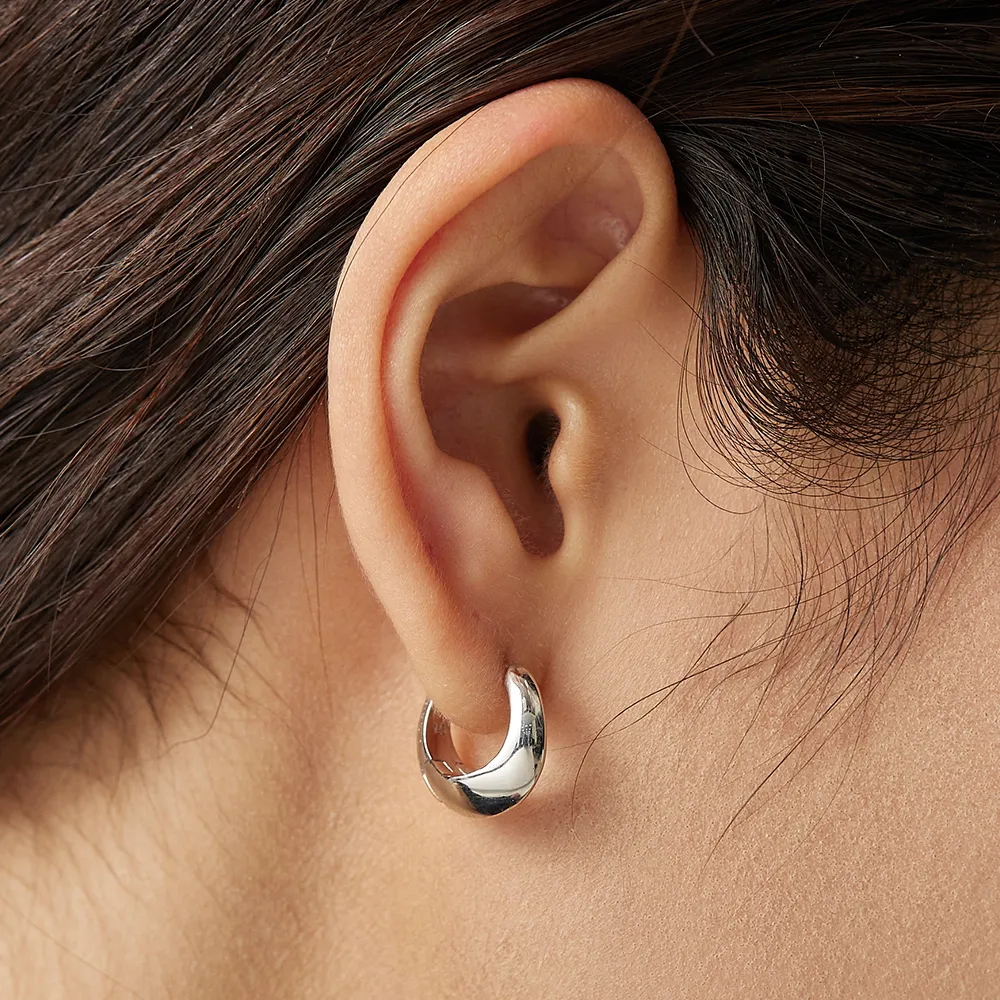 Volume wave one touch earrings (Silver) BH7E52702WBXXX - 감도 깊은 취향 셀렉트샵 29CM