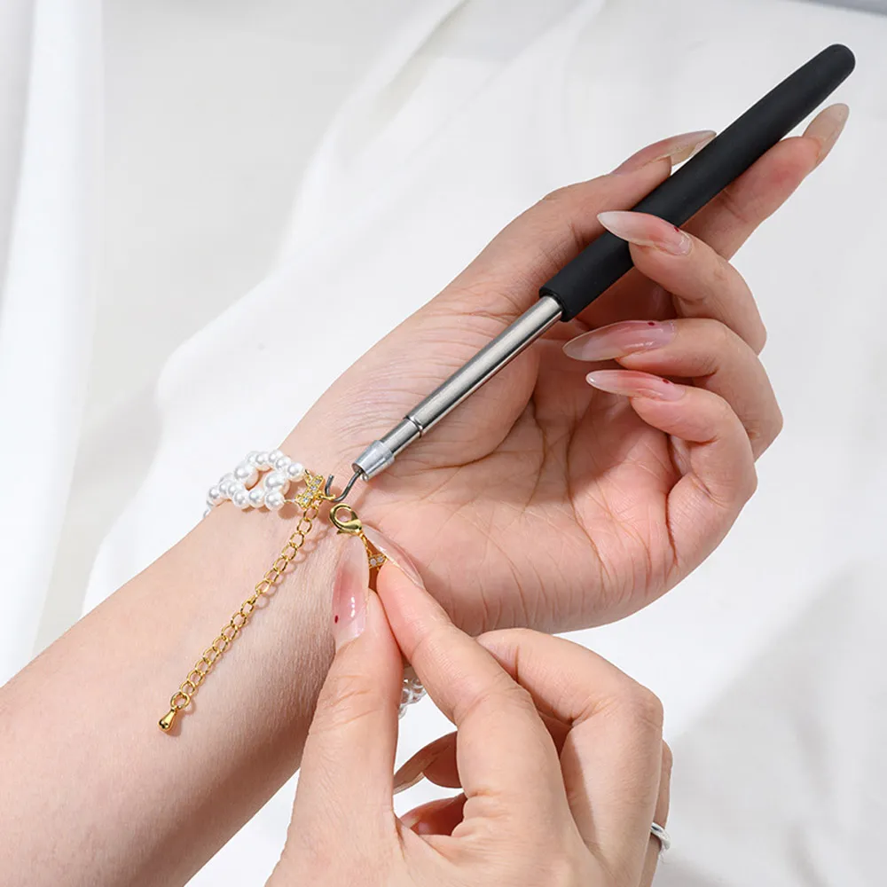 혼자서 팔찌 차기 스테인리스 스틸 팔찌 걸쇠 도우미 1P+1P - 감도 깊은 취향 셀렉트샵 29CM