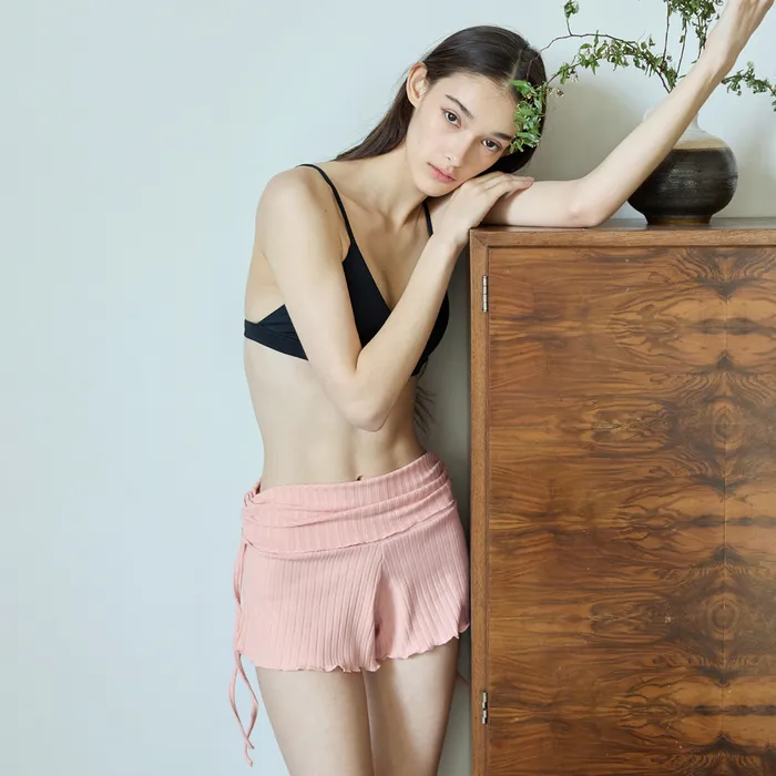 비비아나 셔링 쇼츠 DEVI-B0088-살몬핑크 - 감도 깊은 취향 셀렉트샵 29CM