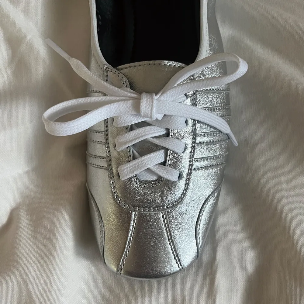 [2차 리오더] The Hobby Silver Lining - 감도 깊은 취향 셀렉트샵 29CM