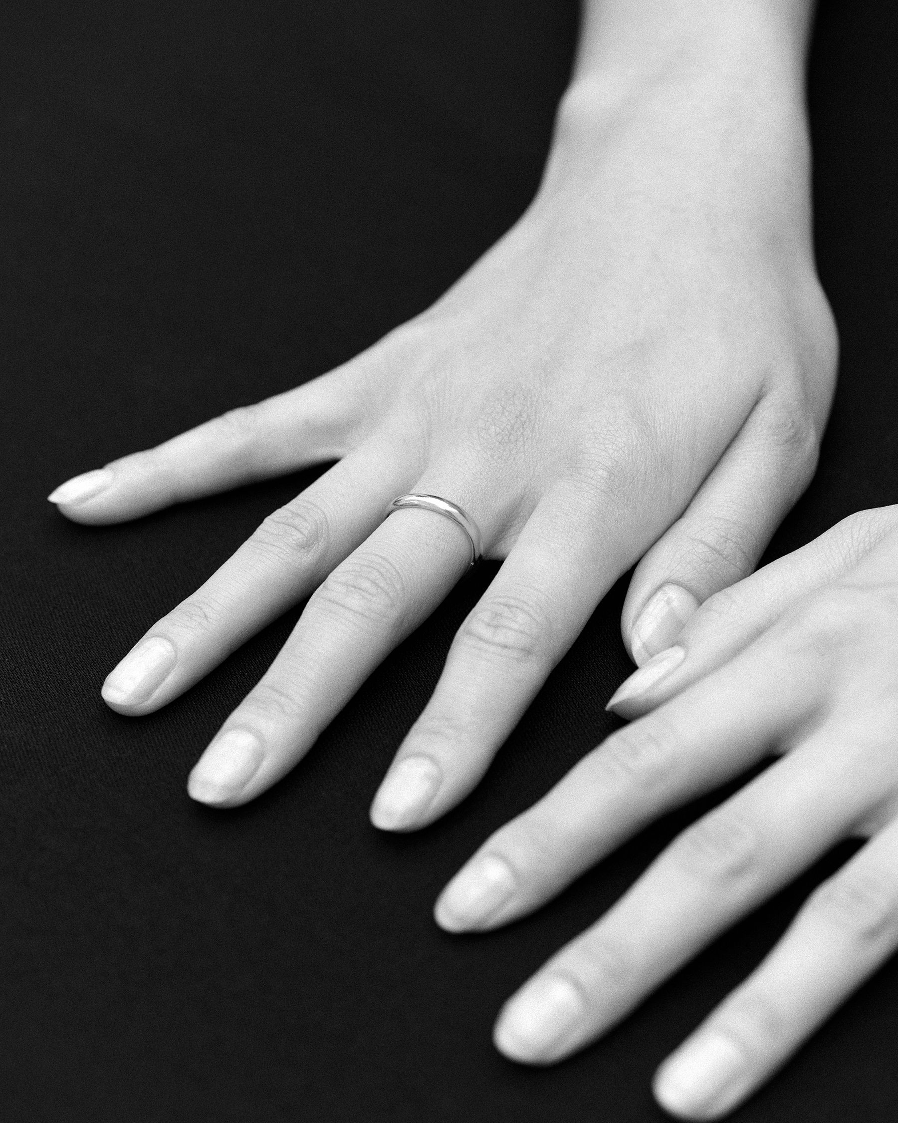 Thin Wave Band Ring (silver925)(2color) - 감도 깊은 취향 셀렉트샵 29CM