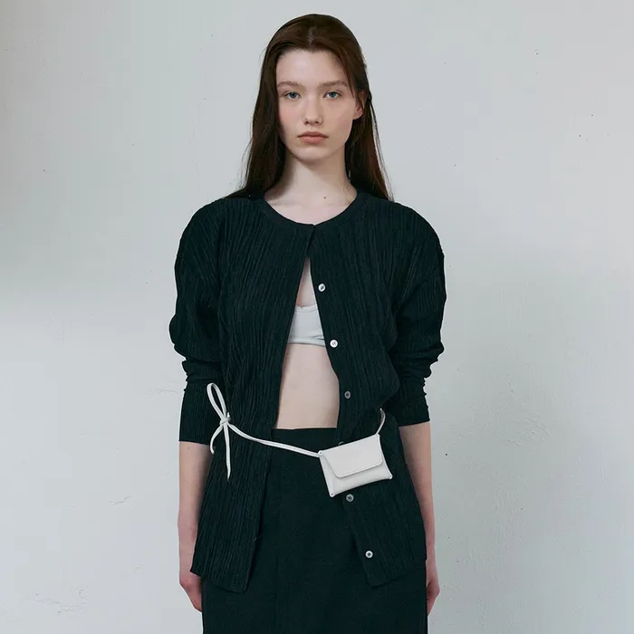 [3차 재입고] hidden pleats blouse (black) - 감도 깊은 취향 셀렉트샵 29CM