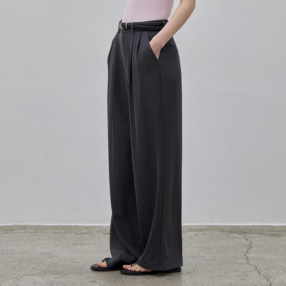 COOLING SUMMER TWO-TUCK SLACKS CHARCOAL - 감도 깊은 취향 셀렉트샵 29CM