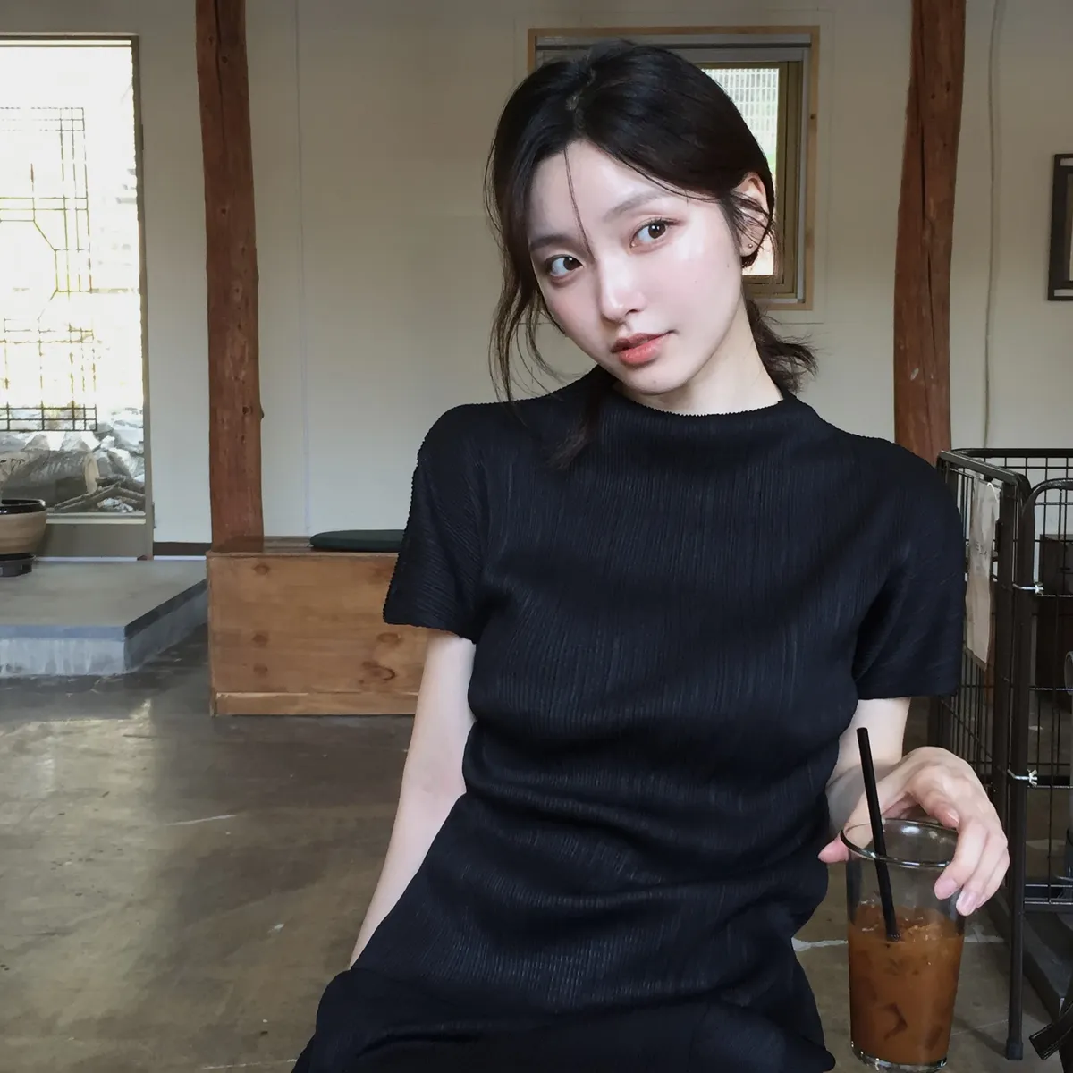 Naive Pleats Top_2color - 감도 깊은 취향 셀렉트샵 29CM