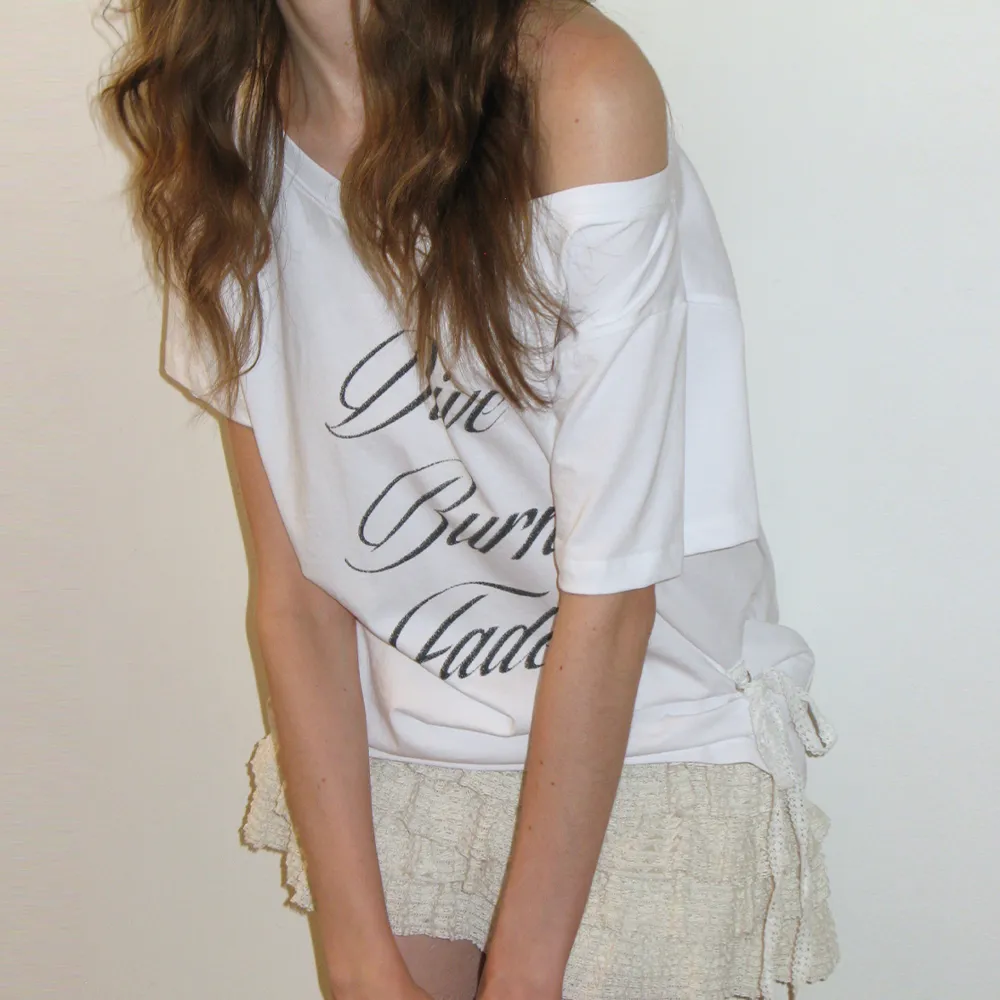 LACE STRING OFF SHOULDER TOP_WHITE - 감도 깊은 취향 셀렉트샵 29CM