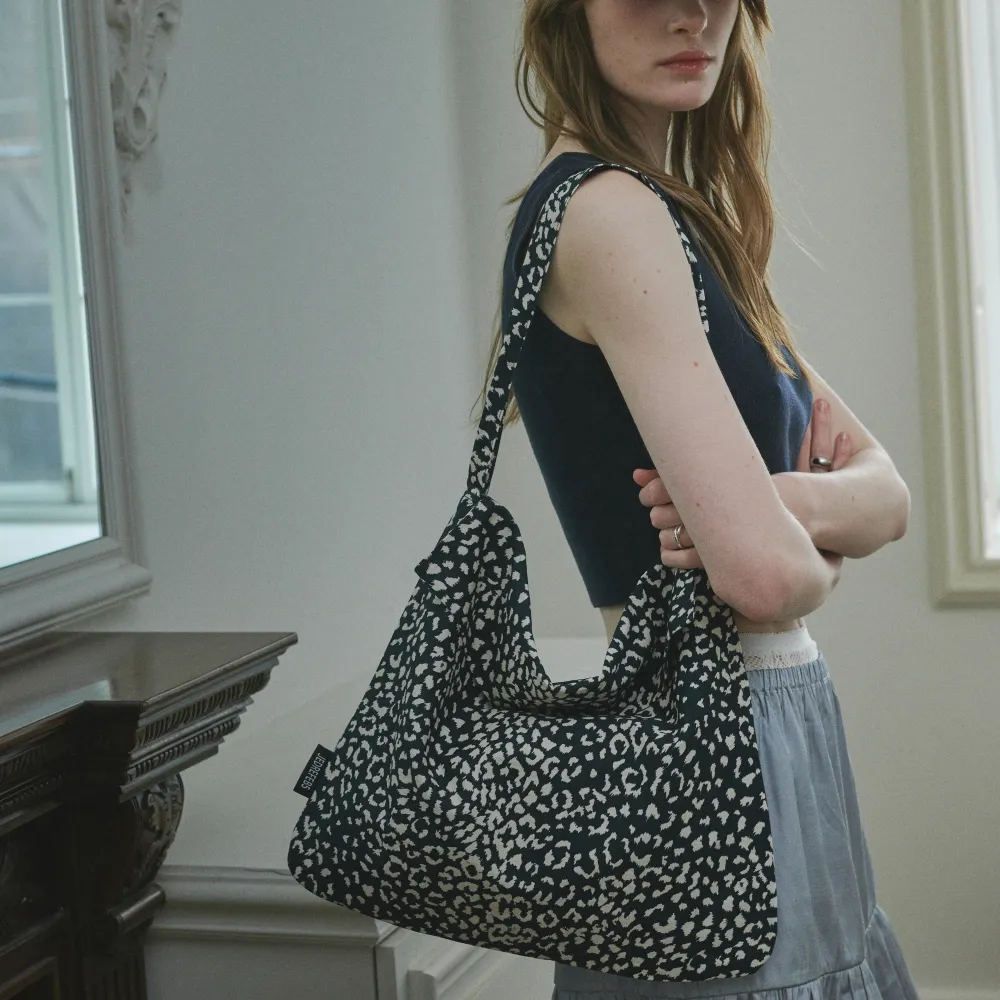 Flap ecobag leopard _black, white, blue - 감도 깊은 취향 셀렉트샵 29CM