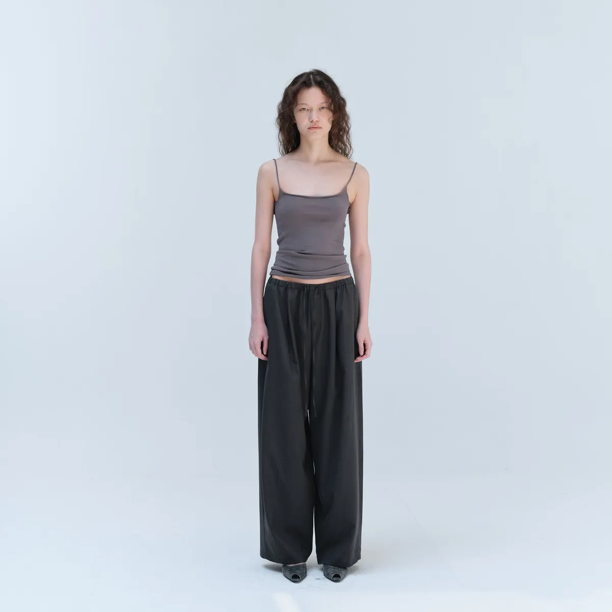 STRING TROUSER PANTS (CHARCOAL) - 감도 깊은 취향 셀렉트샵 29CM