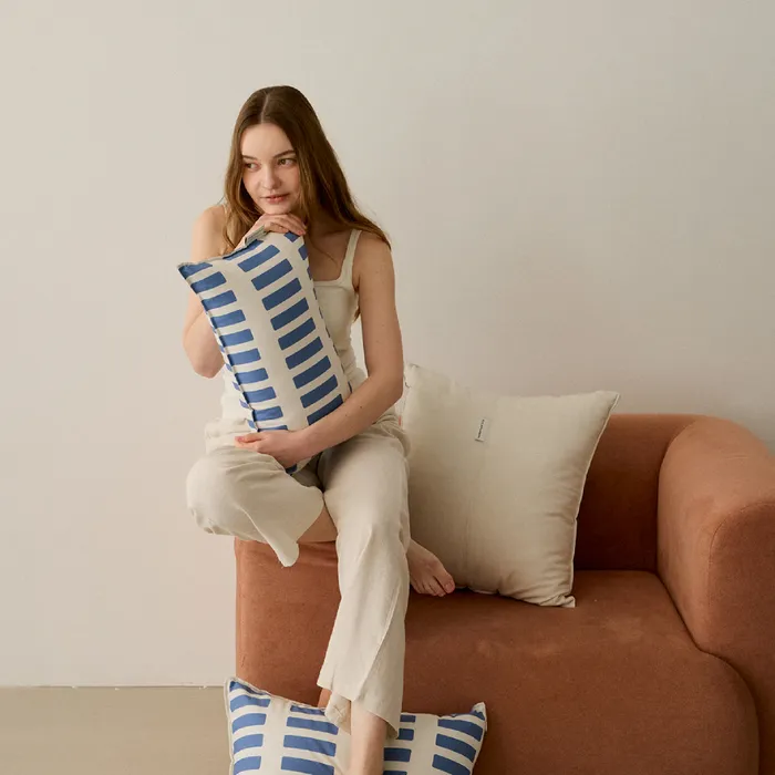 브릭 쿠션 커버 2sizes 2colors - 감도 깊은 취향 셀렉트샵 29CM