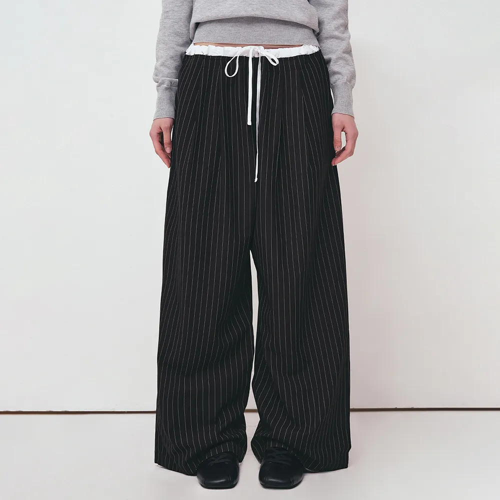 STRIPE LAYERED PINTUCK SLACKS_BLACK - 감도 깊은 취향 셀렉트샵 29CM