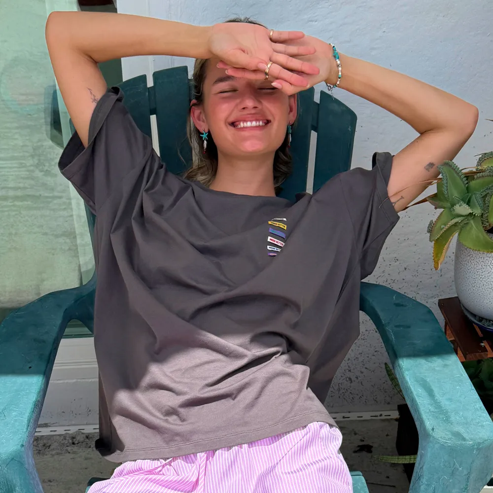 LABEL POINT BOX FIT T SHIRTS CHARCOAL - 감도 깊은 취향 셀렉트샵 29CM