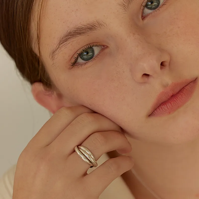 [6mm+10mm 진주귀걸이 증정]Triple twist ring - 감도 깊은 취향 셀렉트샵 29CM