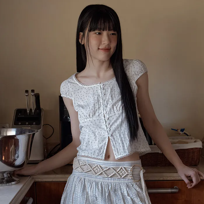 [29CM 단독] FLOWER PRINT BUTTON BLOUSE_WHITE - 감도 깊은 취향 셀렉트샵 29CM