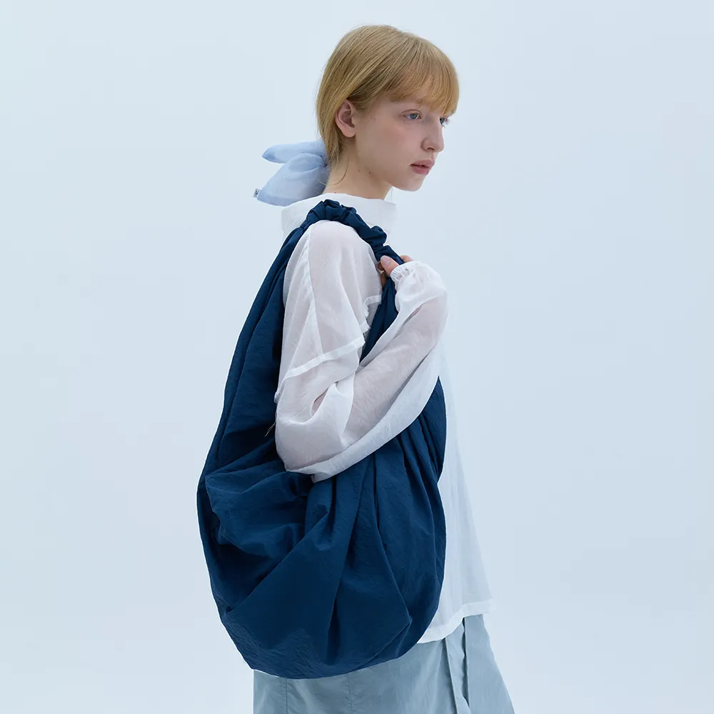 [3차 리오더] Tangle Twist Bag_Blue - 감도 깊은 취향 셀렉트샵 29CM