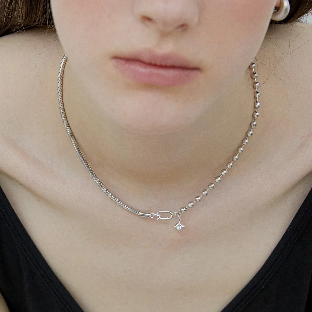 Silhouette duo chain necklace (White) BH7N56759WB400 - 감도 깊은 취향 셀렉트샵 29CM