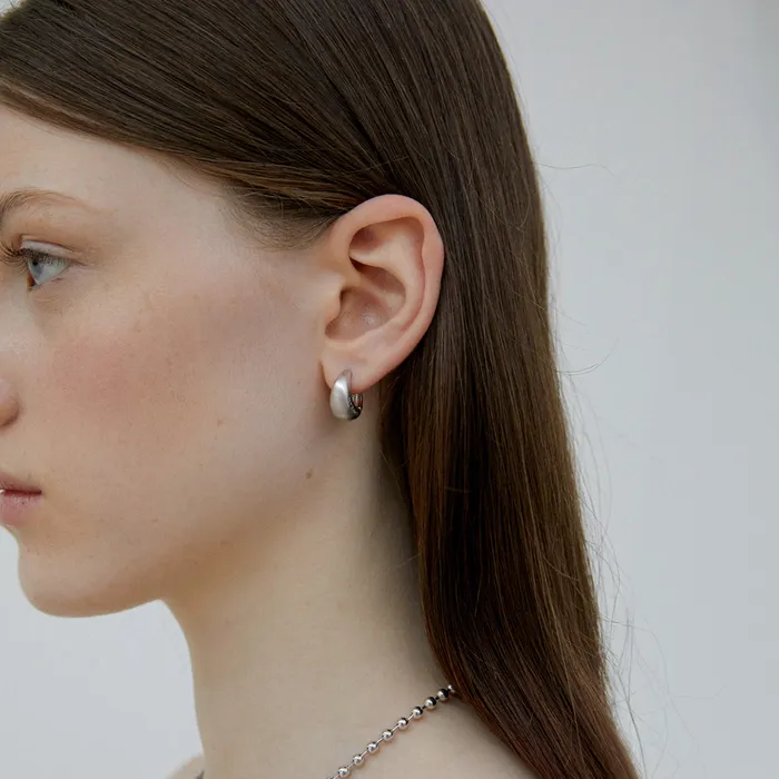 Luna pebble one touch earrings M (3 colors) BH6E45621_3 - 감도 깊은 취향 셀렉트샵 ...