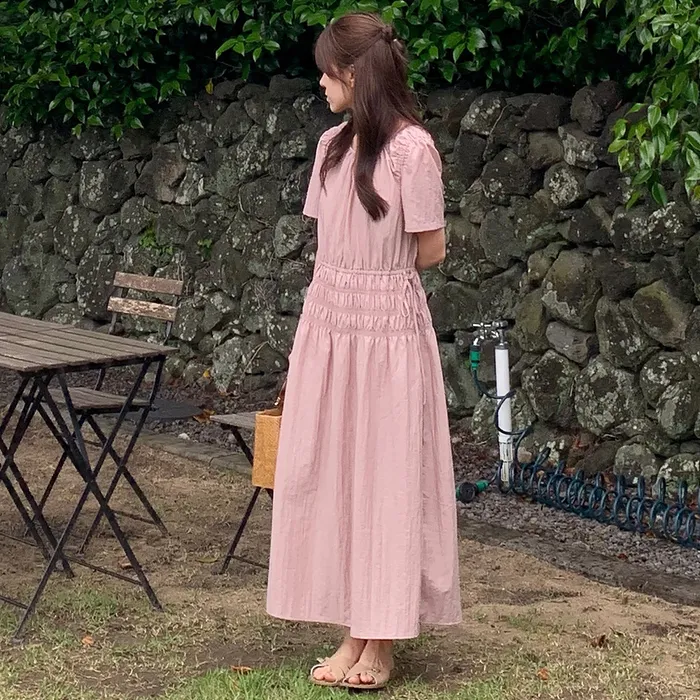 Square Neck Smocking Dress_2colors - 감도 깊은 취향 셀렉트샵 29CM