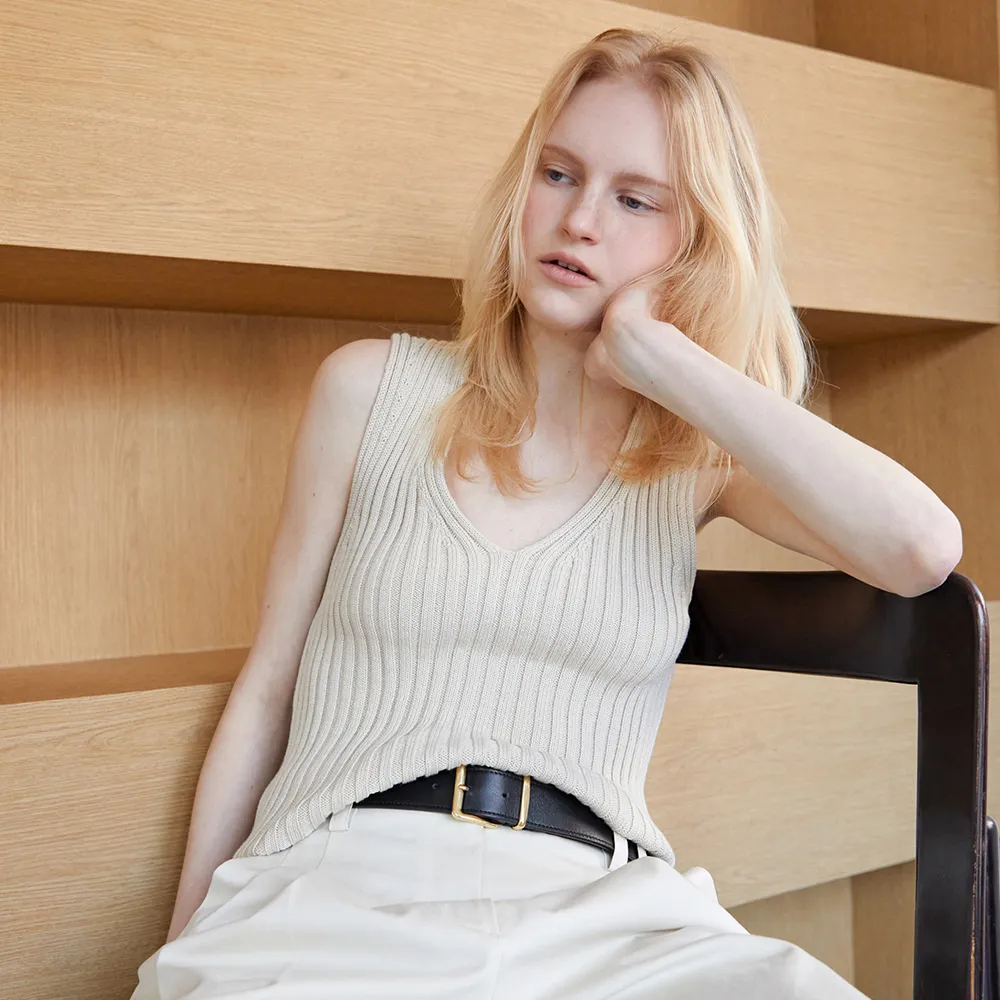 Brisa V-neck Sleeveless Knit (Beige) - 감도 깊은 취향 셀렉트샵 29CM