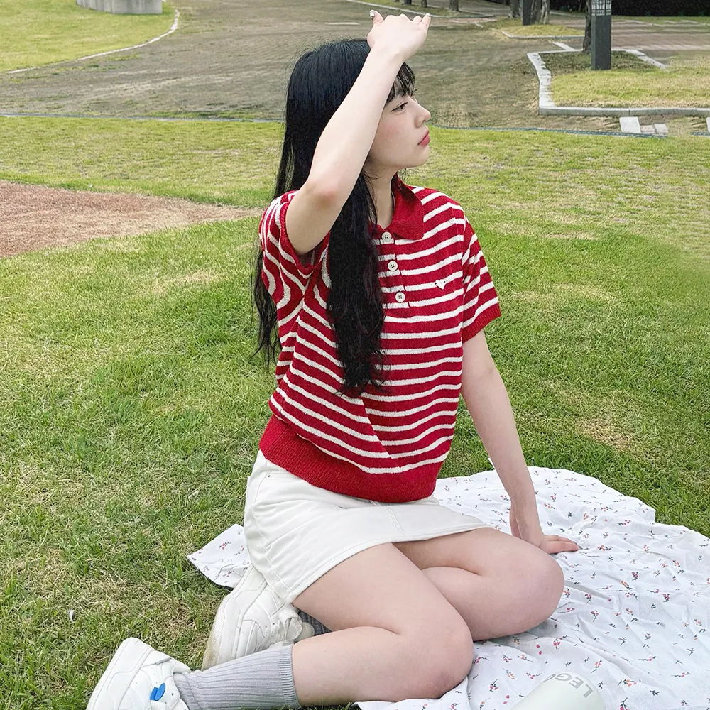 (W) 부클 스트라이프 카라 니트 RED - 감도 깊은 취향 셀렉트샵 29CM