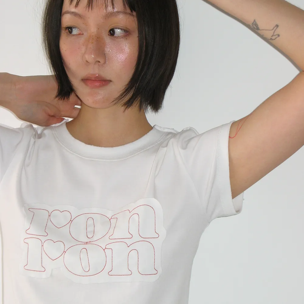 VINTAGE APPLIQUE LOGO T SHIRT WHITE - 감도 깊은 취향 셀렉트샵 29CM