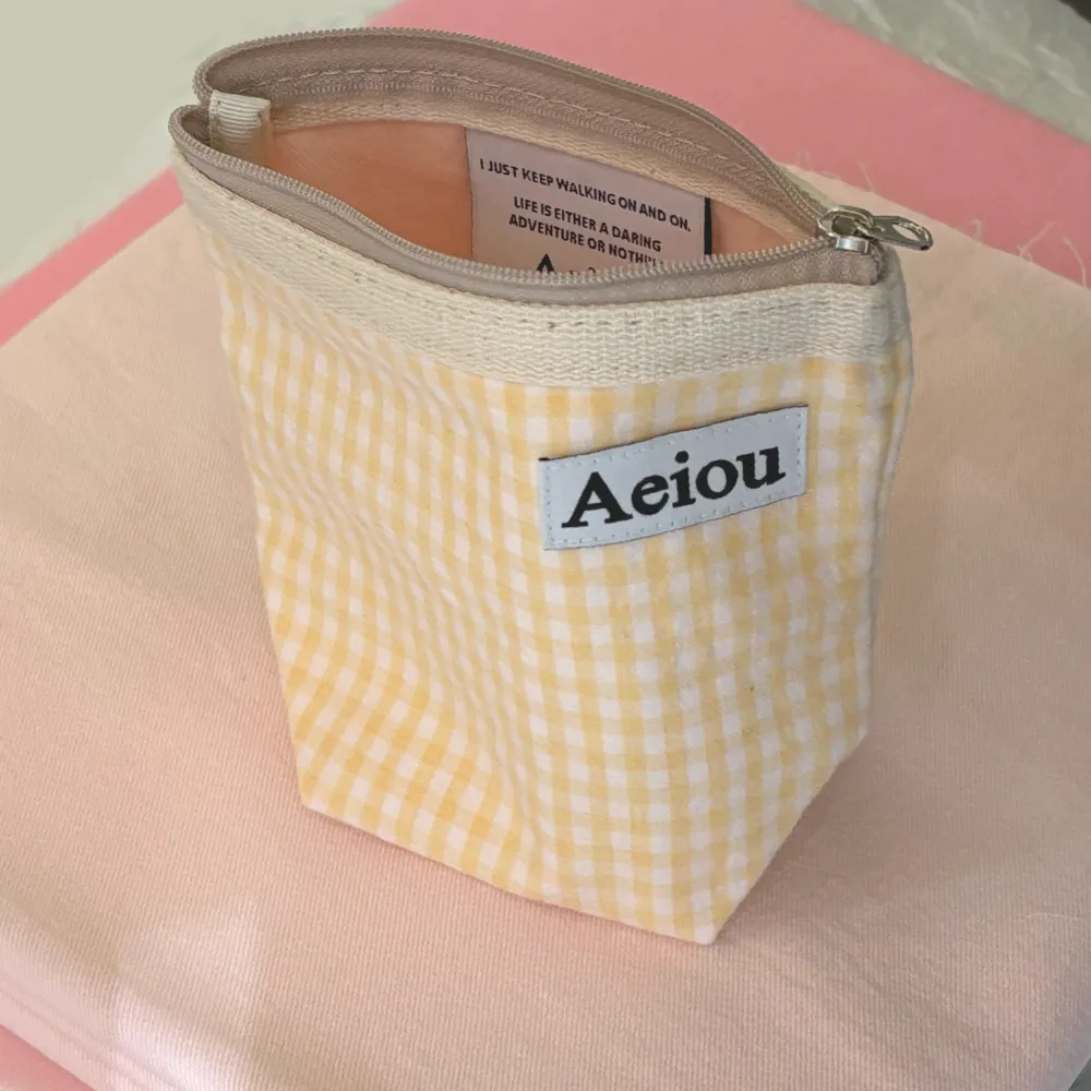 Aeiou Basic Pouch (M size) Pudding Check Mango - 감도 깊은 취향 셀렉트샵 29CM