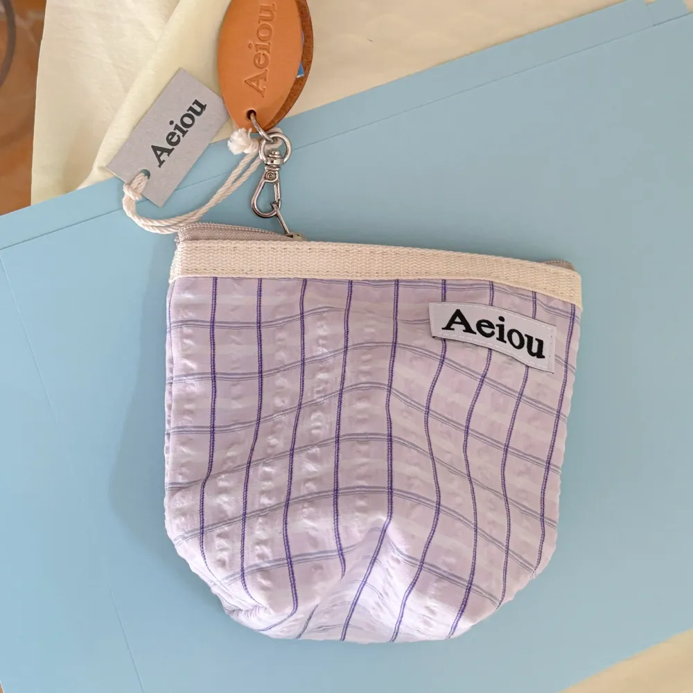 Aeiou Basic Pouch (M size) Early Summer Podo - 감도 깊은 취향 셀렉트샵 29CM