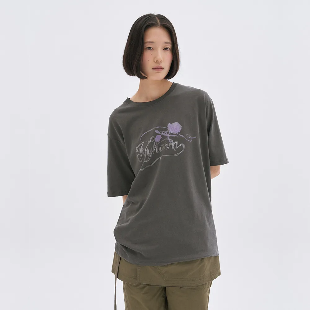 Dylan Rose Graphic T-shirt (Charcoal) - 감도 깊은 취향 셀렉트샵 29CM