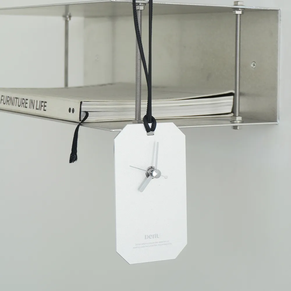 Dangling Clock_Oblong - 감도 깊은 취향 셀렉트샵 29CM