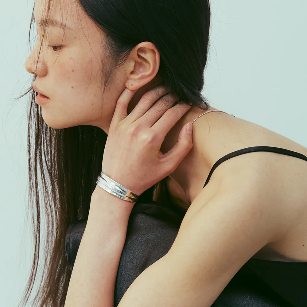 Strip Open Bangle - 감도 깊은 취향 셀렉트샵 29CM