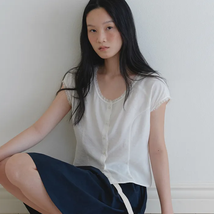 Lizzy Lace blouse_2colors - 감도 깊은 취향 셀렉트샵 29CM