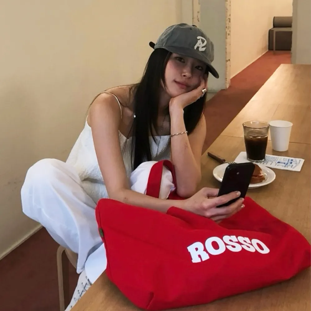 컬러 타이포 에코백 (Red) - 감도 깊은 취향 셀렉트샵 29CM