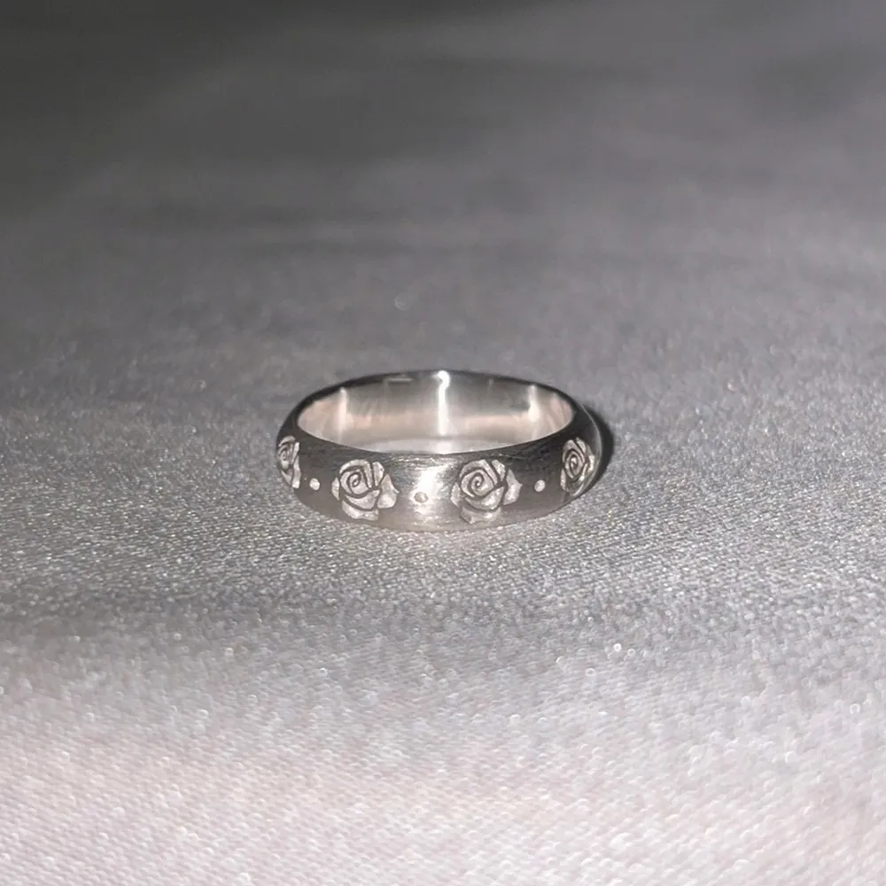 rosette pattern ring - 감도 깊은 취향 셀렉트샵 29CM