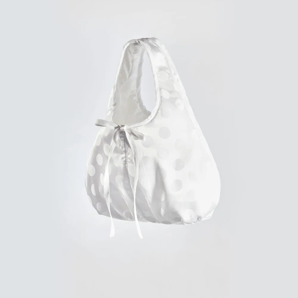 Baby pillow tote bag [Silk dots white] - 감도 깊은 취향 셀렉트샵 29CM