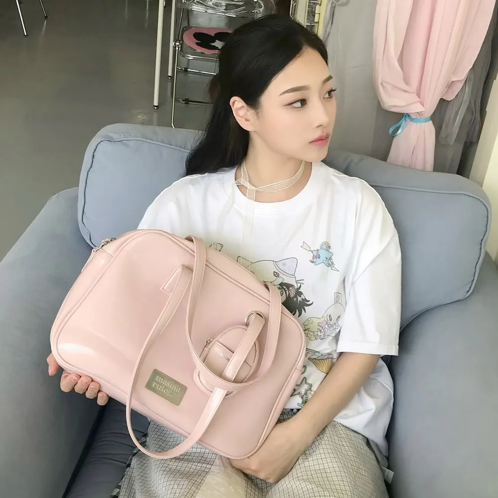 304 leather pouch shoulder bag _ Pink - 감도 깊은 취향 셀렉트샵 29CM