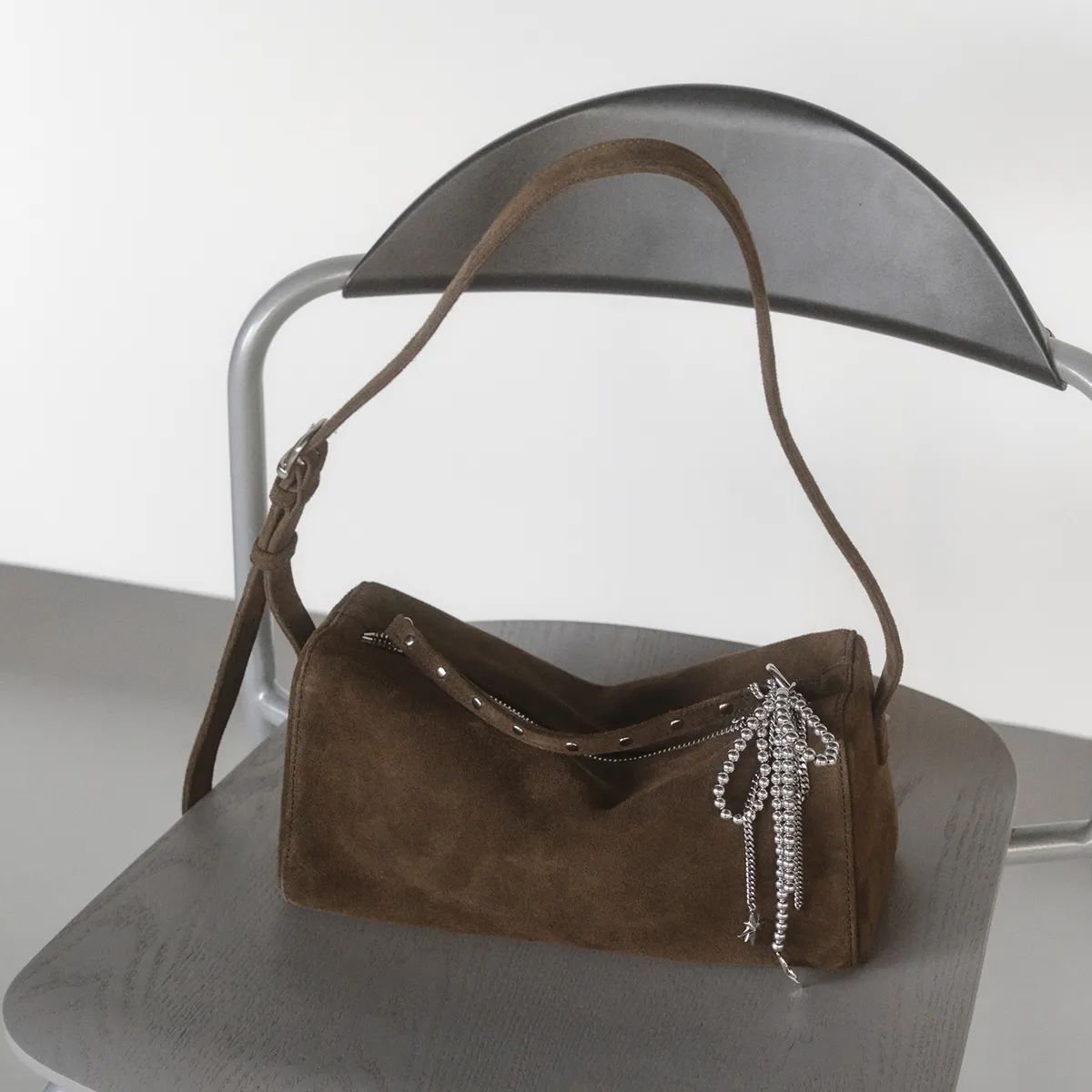 VELVA STUD BRICK BAG / BROWN SUEDE - 감도 깊은 취향 셀렉트샵 29CM