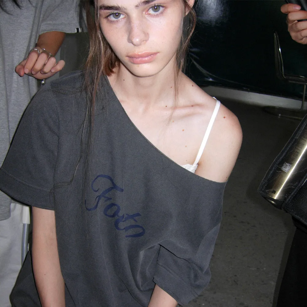 [3rd] Vintage pigment off-shoulder tee - charcoal - 감도 깊은 취향 셀렉트샵 29CM