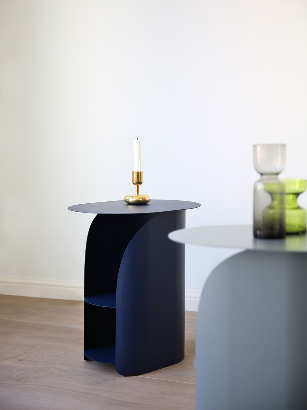 커브사이드테이블 curve side table_deep blue - 감도 깊은 취향 셀렉트샵 29CM