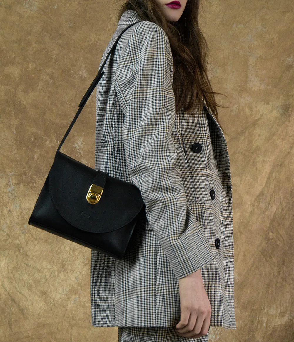 PENT BAG 펜트 백 [블랙] - 감도 깊은 취향 셀렉트샵 29CM