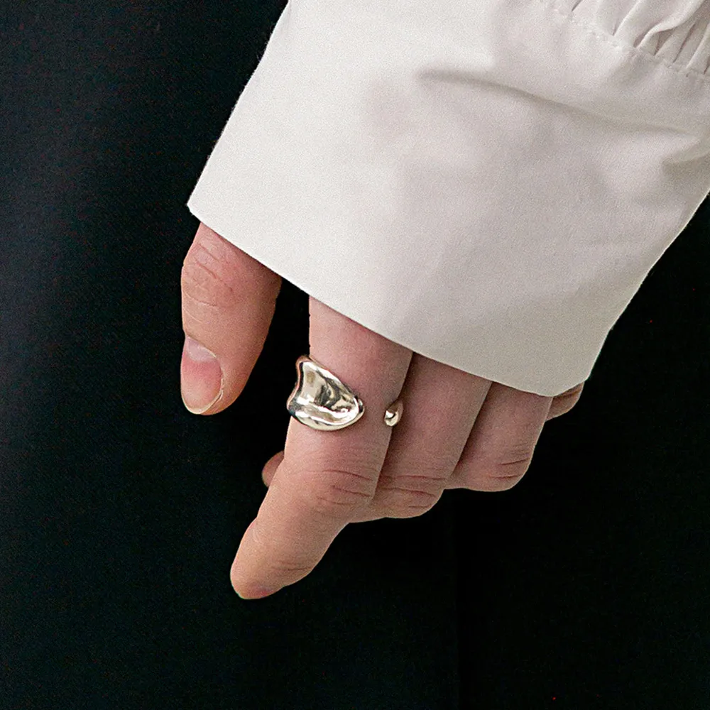 Wave ring - 감도 깊은 취향 셀렉트샵 29CM