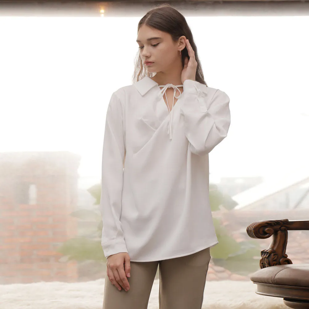 FEMININE TUCK BLOUSE_IVORY - 감도 깊은 취향 셀렉트샵 29CM