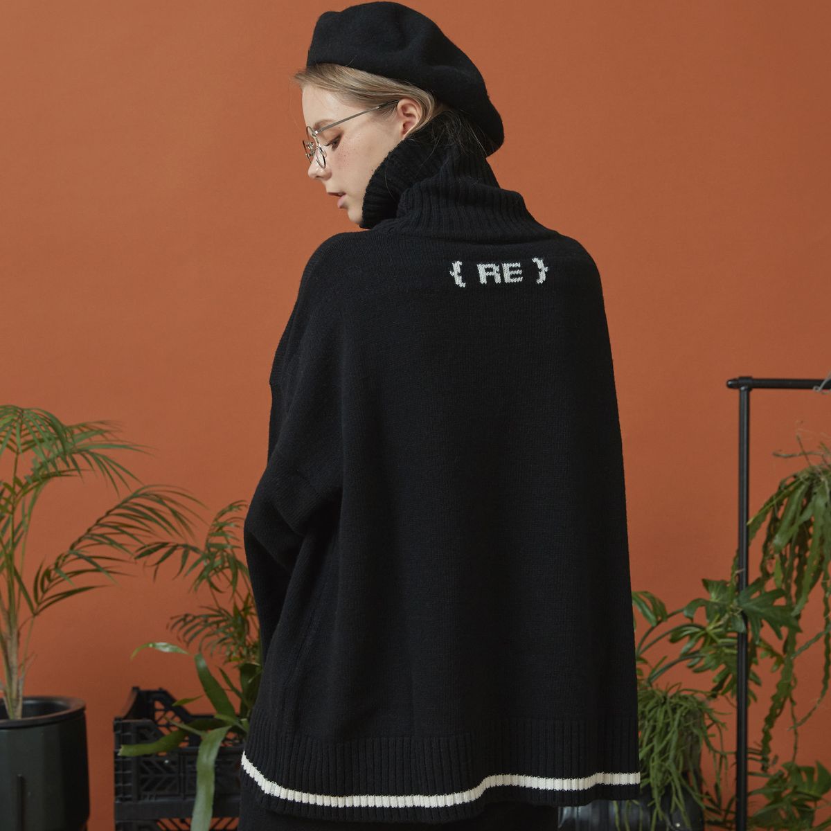 RE signature lambs wool knit (black) - 감도 깊은 취향 셀렉트샵 29CM