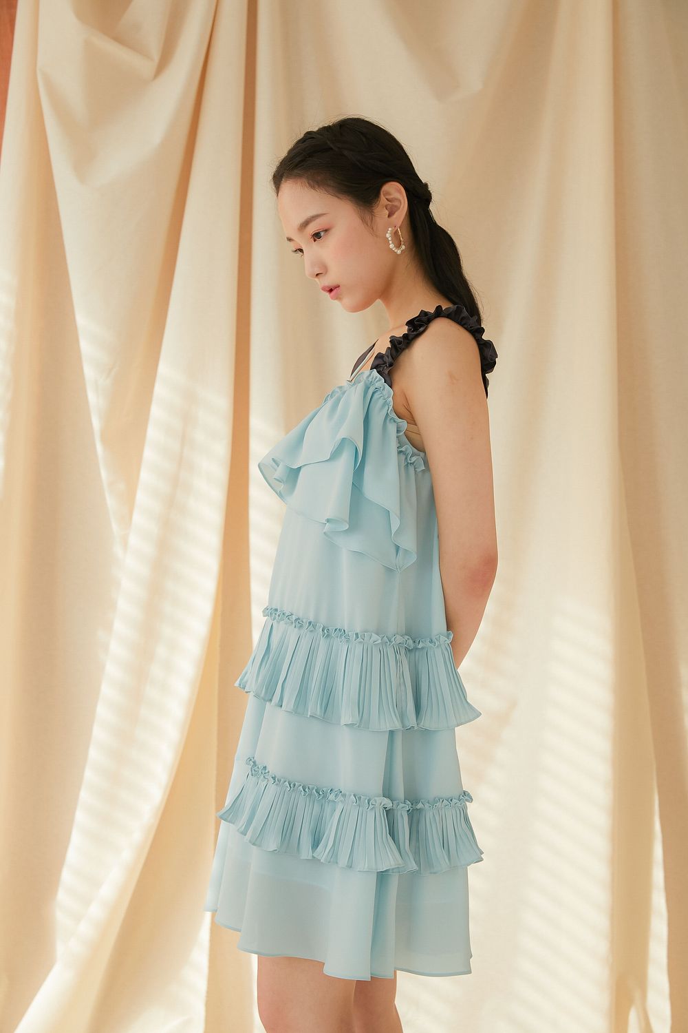 [아이유,태연,나혜미,라붐 착용] Pleats One-Piece #SKY BLUE - 감도 깊은 취향 셀렉트샵 29CM