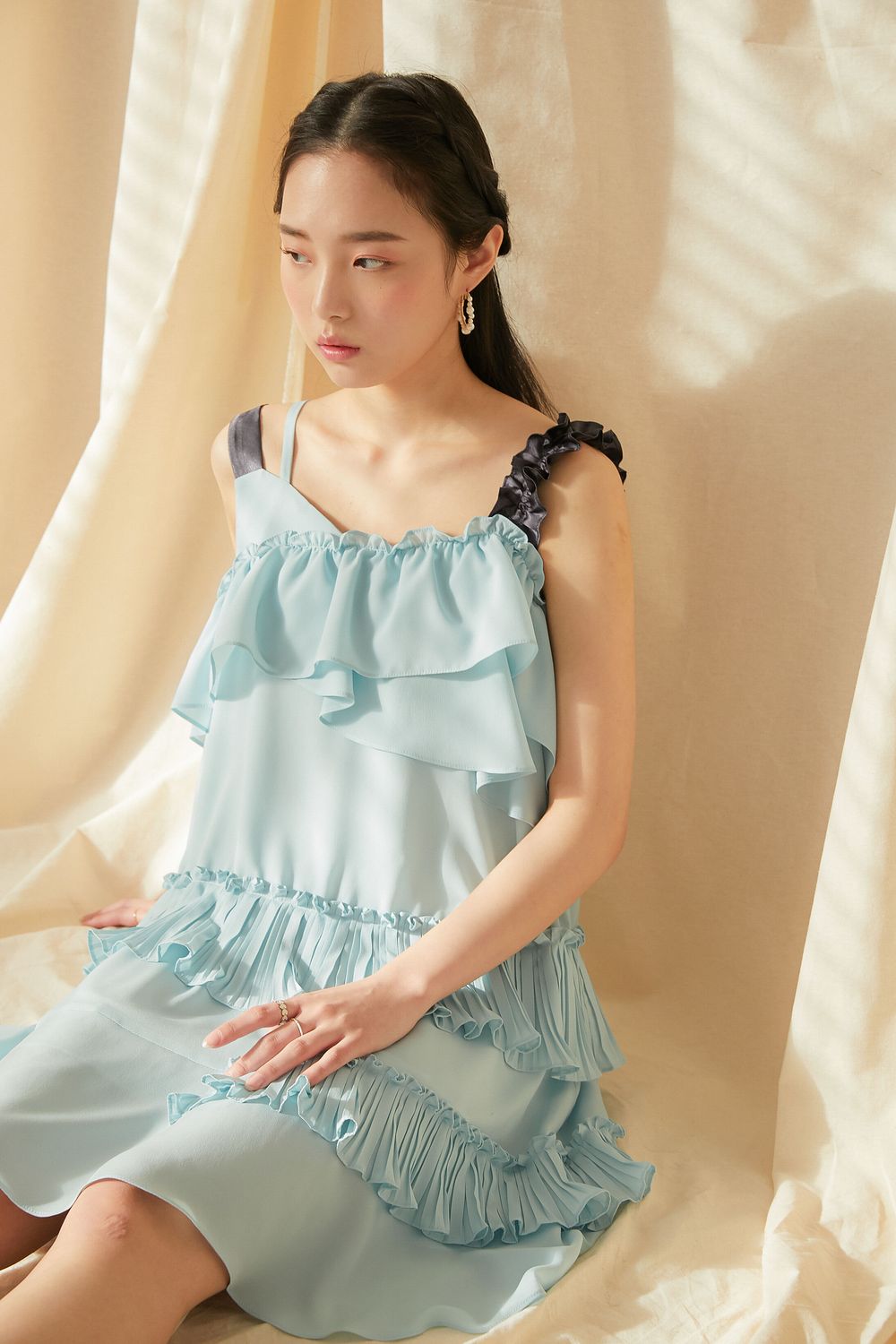 [아이유,태연,나혜미,라붐 착용] Pleats One-Piece #SKY BLUE - 감도 깊은 취향 셀렉트샵 29CM