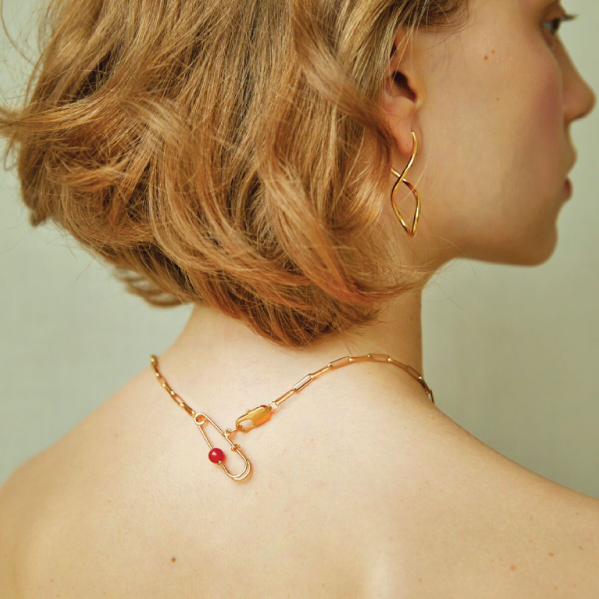 clip red neckless - 감도 깊은 취향 셀렉트샵 29CM