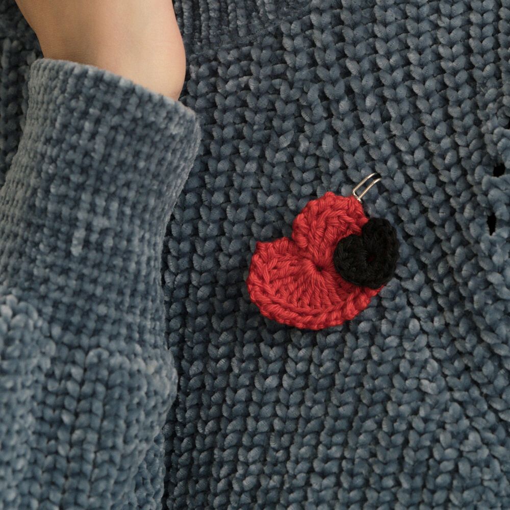 Double heart simple knit brooch - 감도 깊은 취향 셀렉트샵 29CM