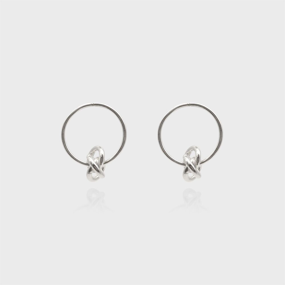 [문가영, 유빈 착용] KNOT RING EARRINGS AE319006 - 감도 깊은 취향 셀렉트샵 29CM