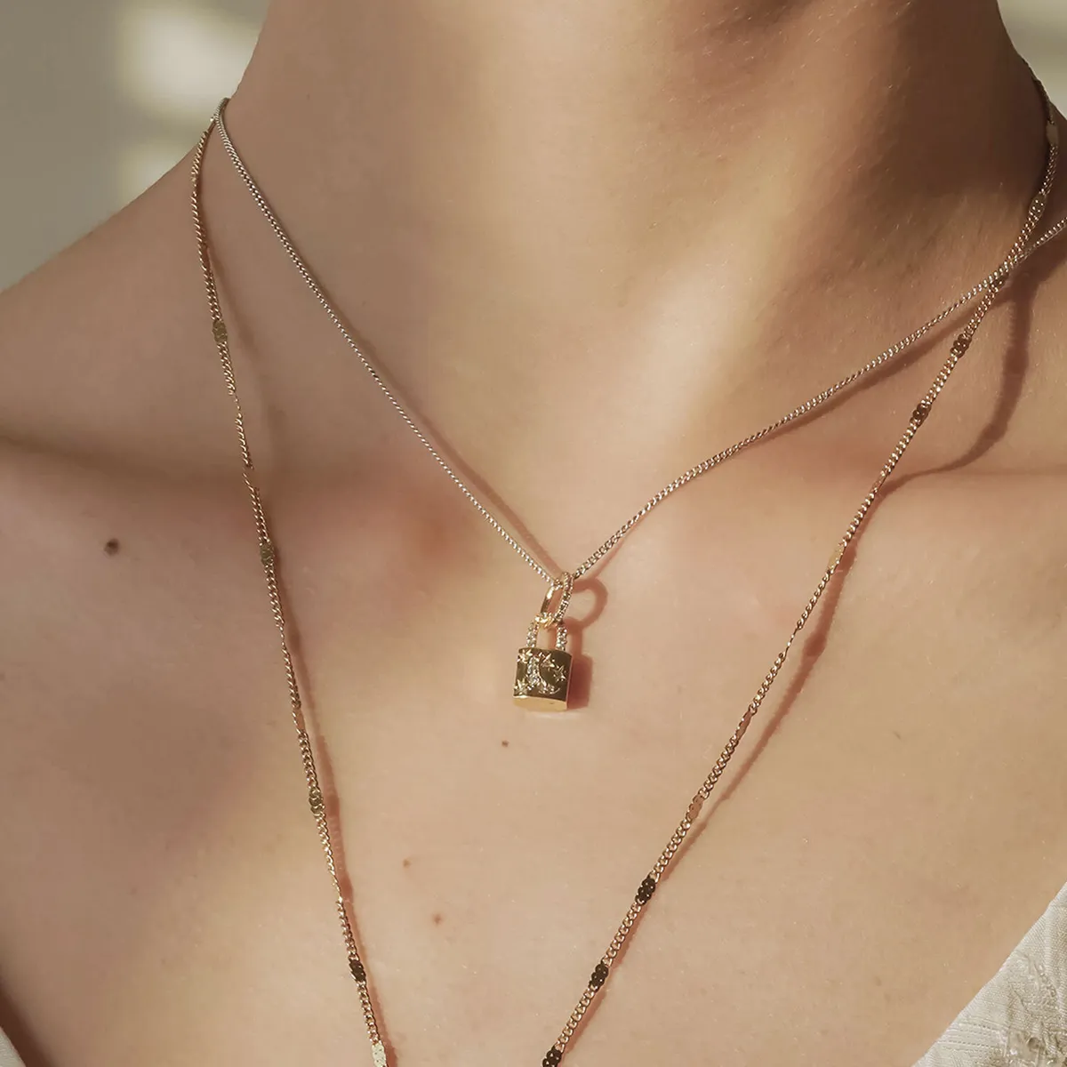 moon lock necklace - 감도 깊은 취향 셀렉트샵 29CM