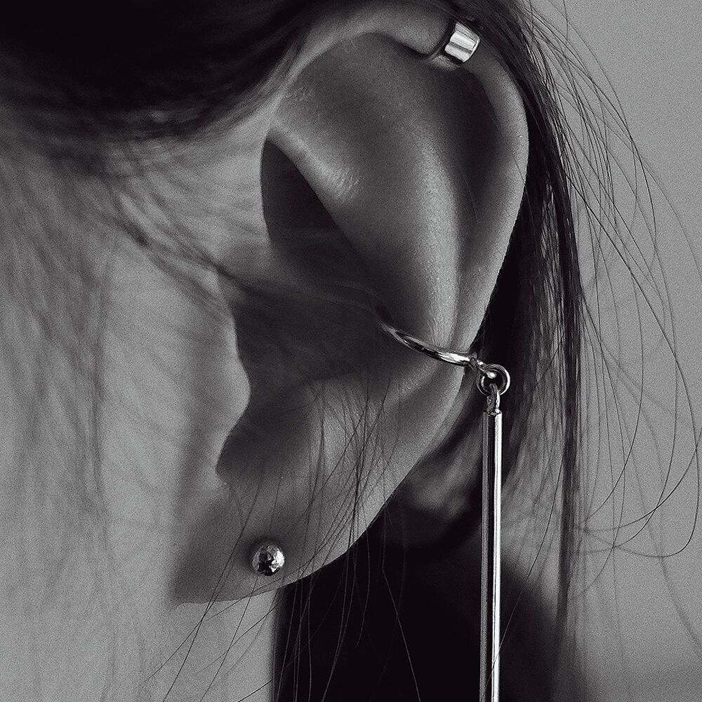 Line bar middle earcuff - 감도 깊은 취향 셀렉트샵 29CM
